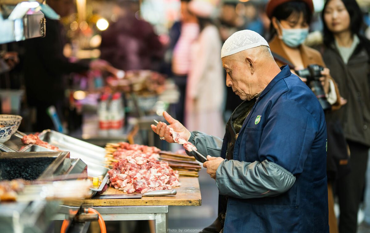 Xi'an Muslim Quarter: 12 Foods, Map, Halal Guide 2026